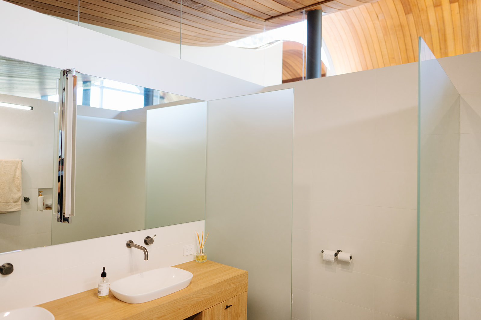 Glass Shower Screens - Installation & Repairs | O'Brien® Glass